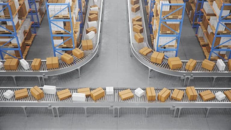 Advantages of Using a Warehouse Conveyor System